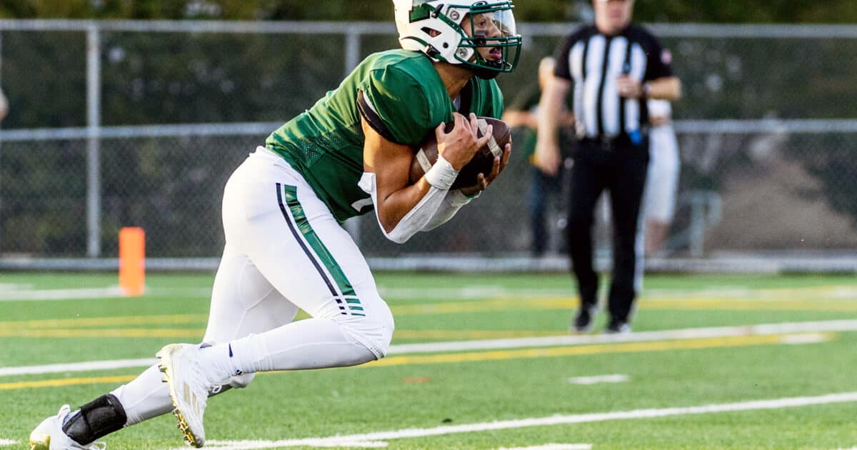 Peninsula football opens season with narrow loss to Enumclaw - Gig ...