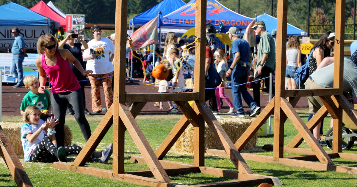 Harbor Happenings: Scarecrow Festival launches Halloween season - Gig ...
