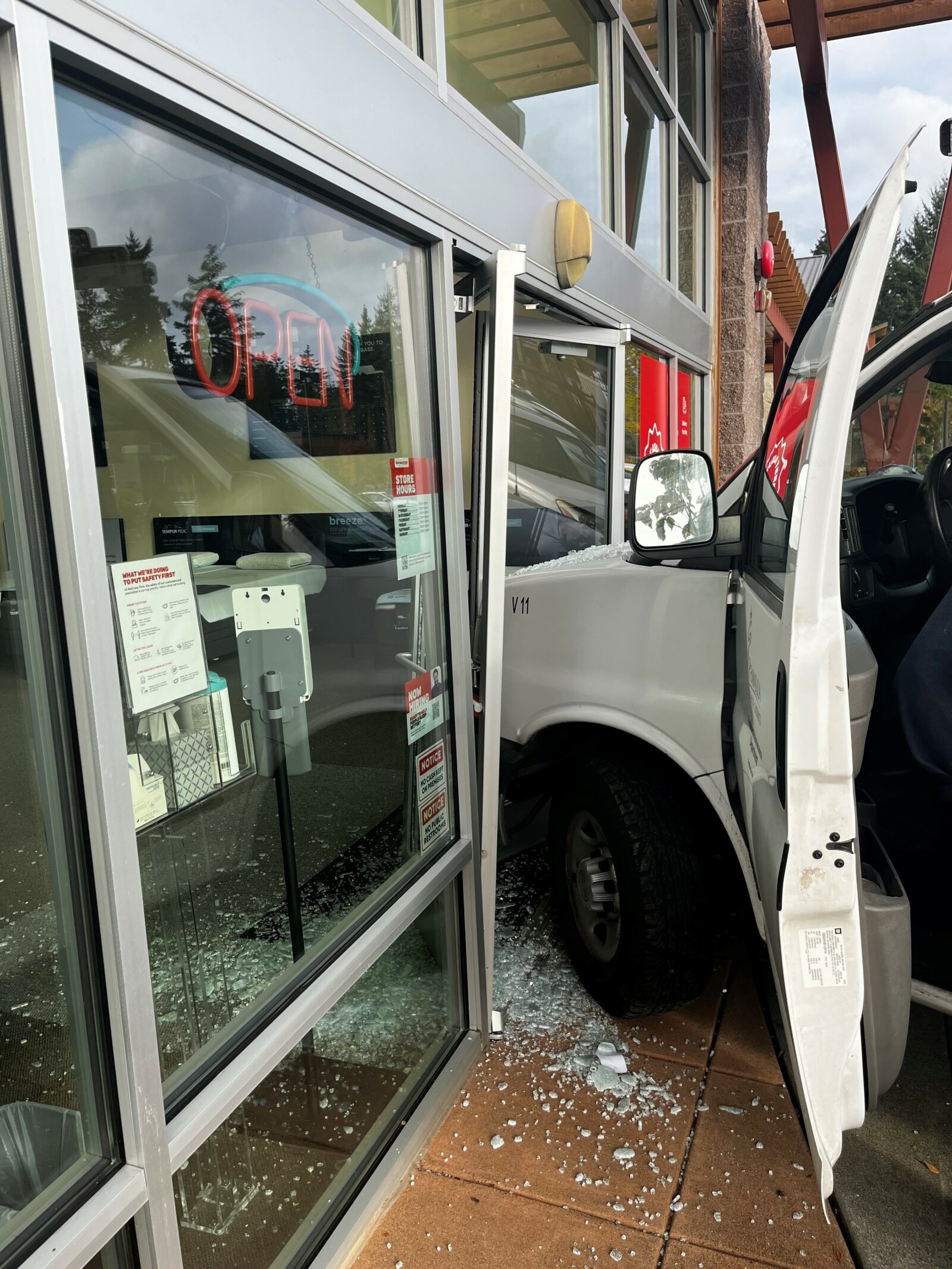 Gig Harbor Police Blotter: Fleeing Mustang goes wrong way on Hwy. 16 ...