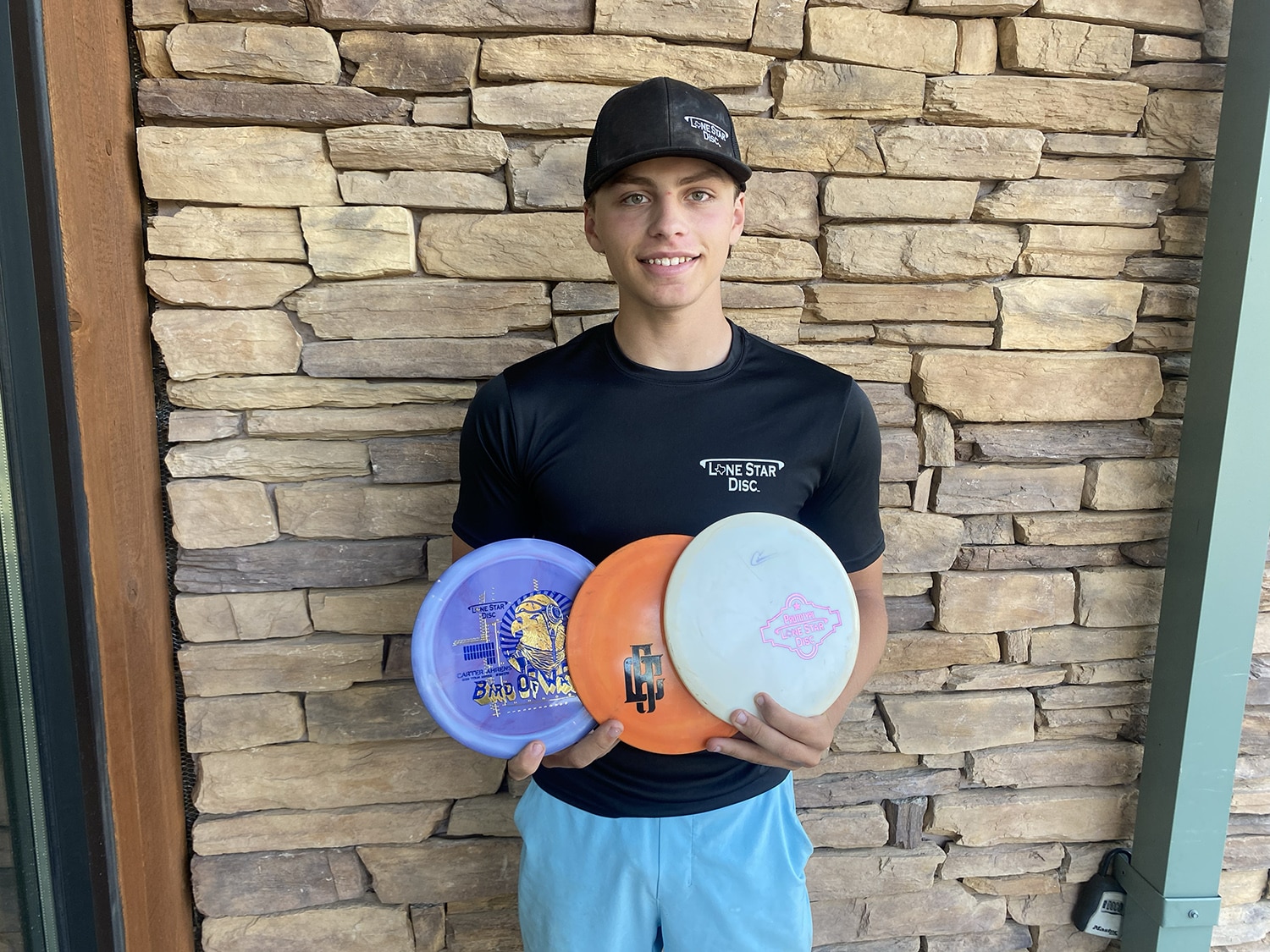 Gig Harbor student hits disc golf pro tour, studies on the go - Gig ...