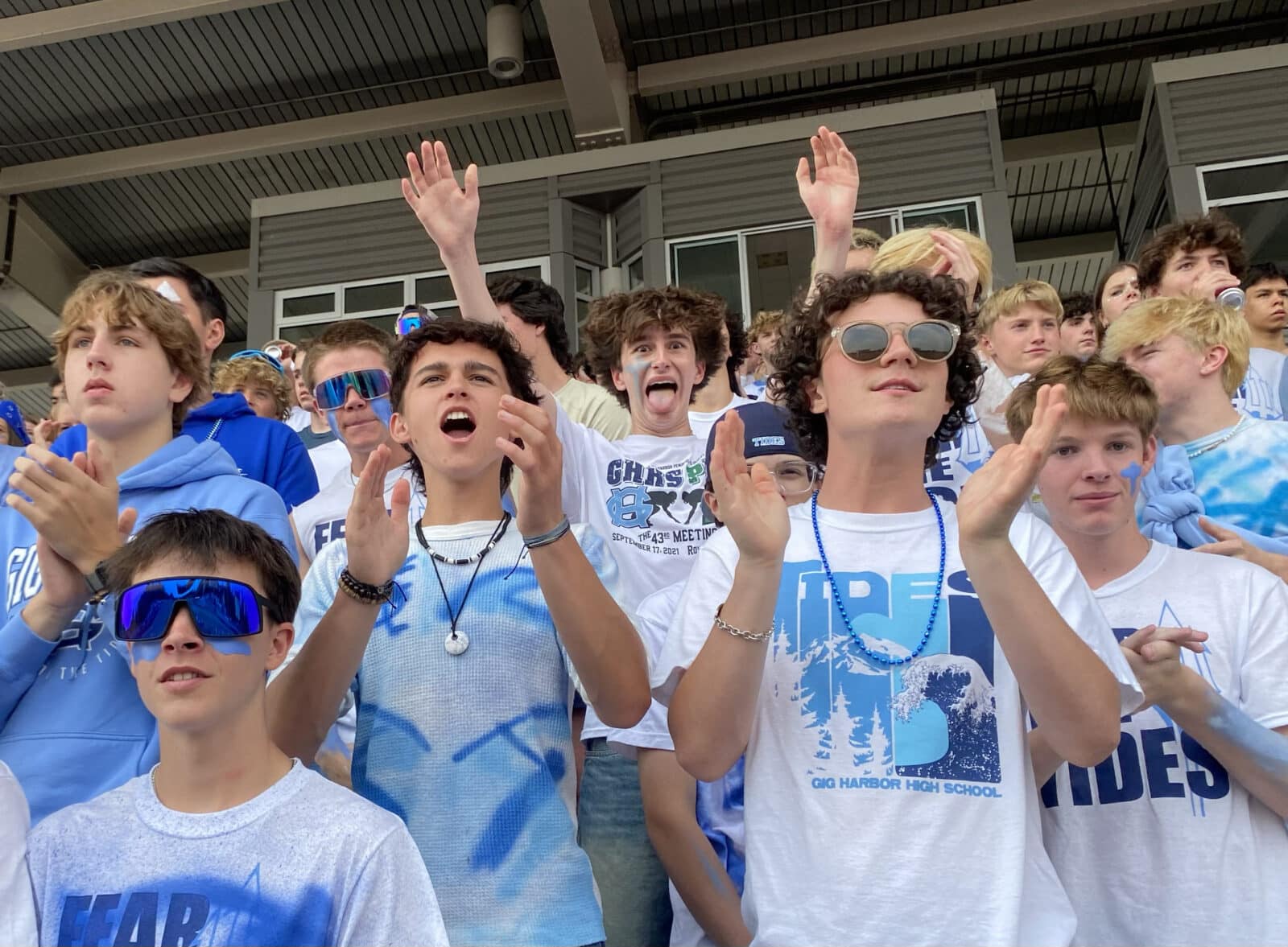 Fish Bowl fans (mostly) OK with new venue, tighter security - Gig ...