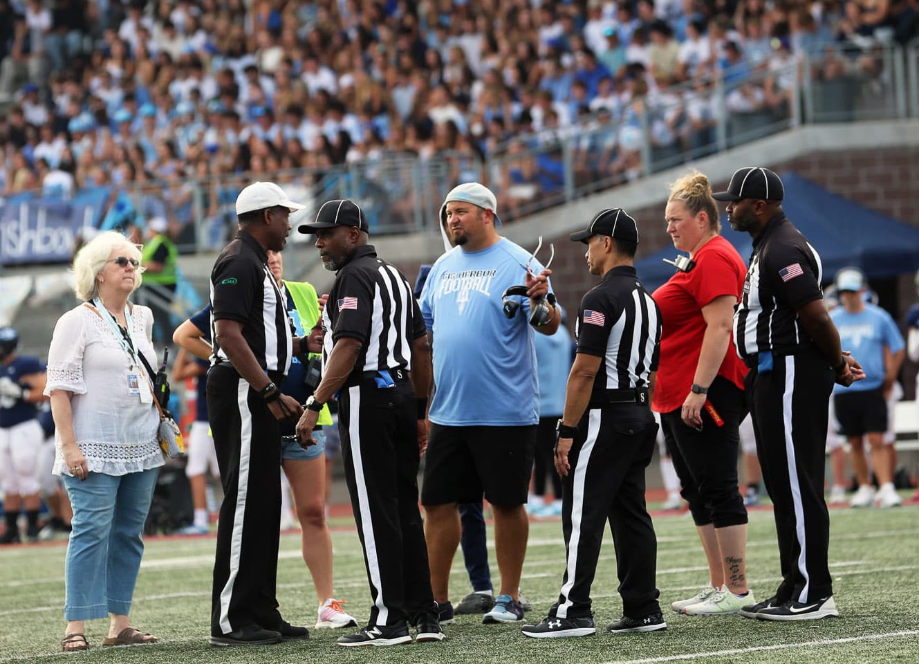 Fish Bowl fans (mostly) OK with new venue, tighter security - Gig ...