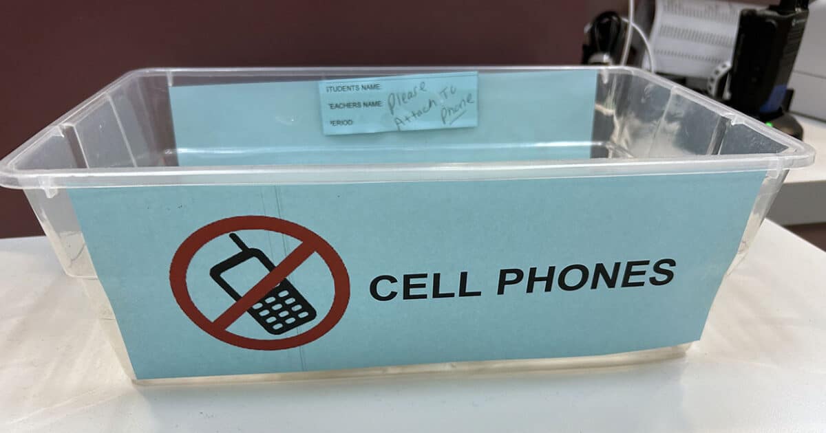 Peninsula's cell phone policy a model for nearby school districts - Gig ...