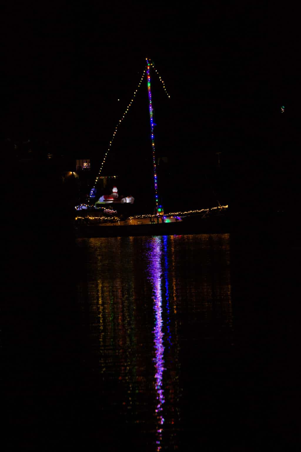 Lighted Boats Parade dazzles in the darkness - Gig Harbor Now | A ...