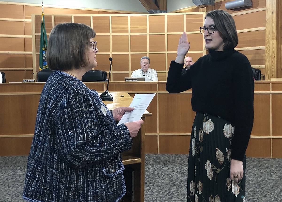 Emily Stone sworn in as newest member of Gig Harbor City Council - Gig ...