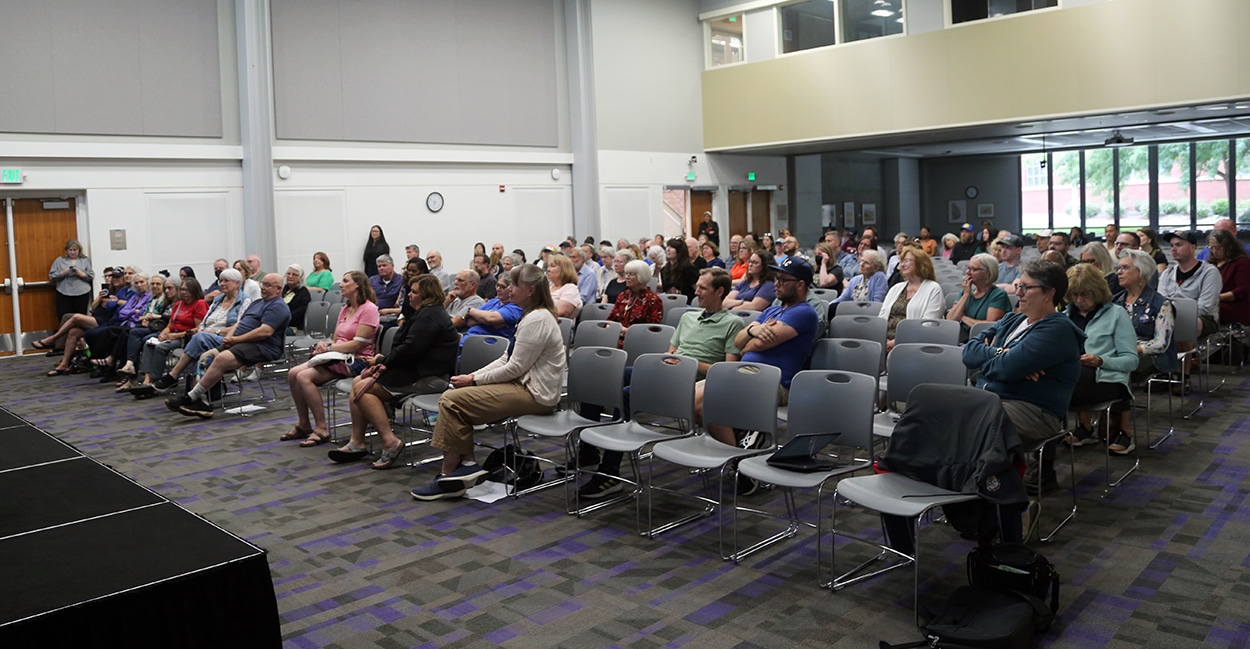 Smaller, more civil crowd greets Randall at latest town hall - Gig ...