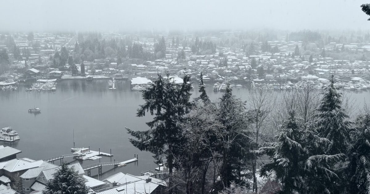 Snow arrives just under the wire of winter - Gig Harbor Now | A ...